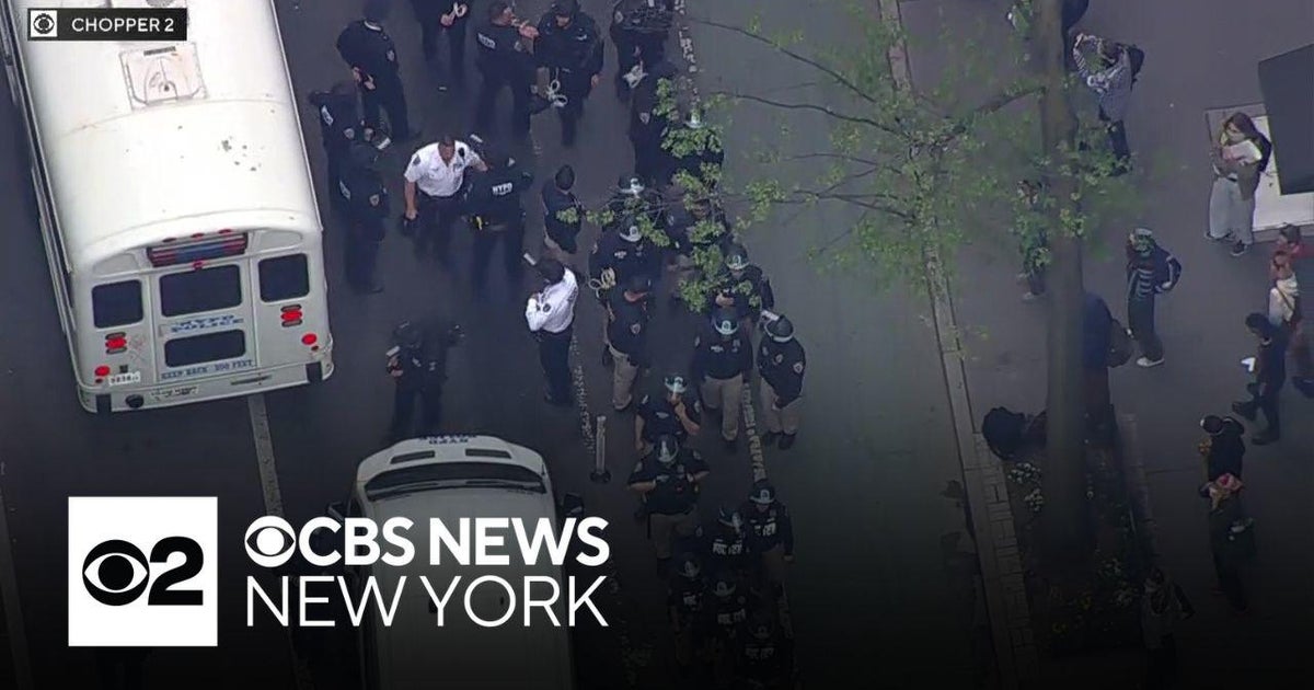 Police clear out encampments at NYU and The New School - CBS New York