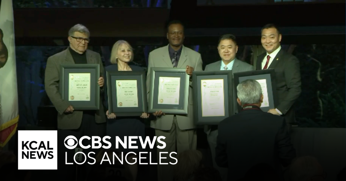 LAPD reserve officers honored in Brentwood - CBS Los Angeles