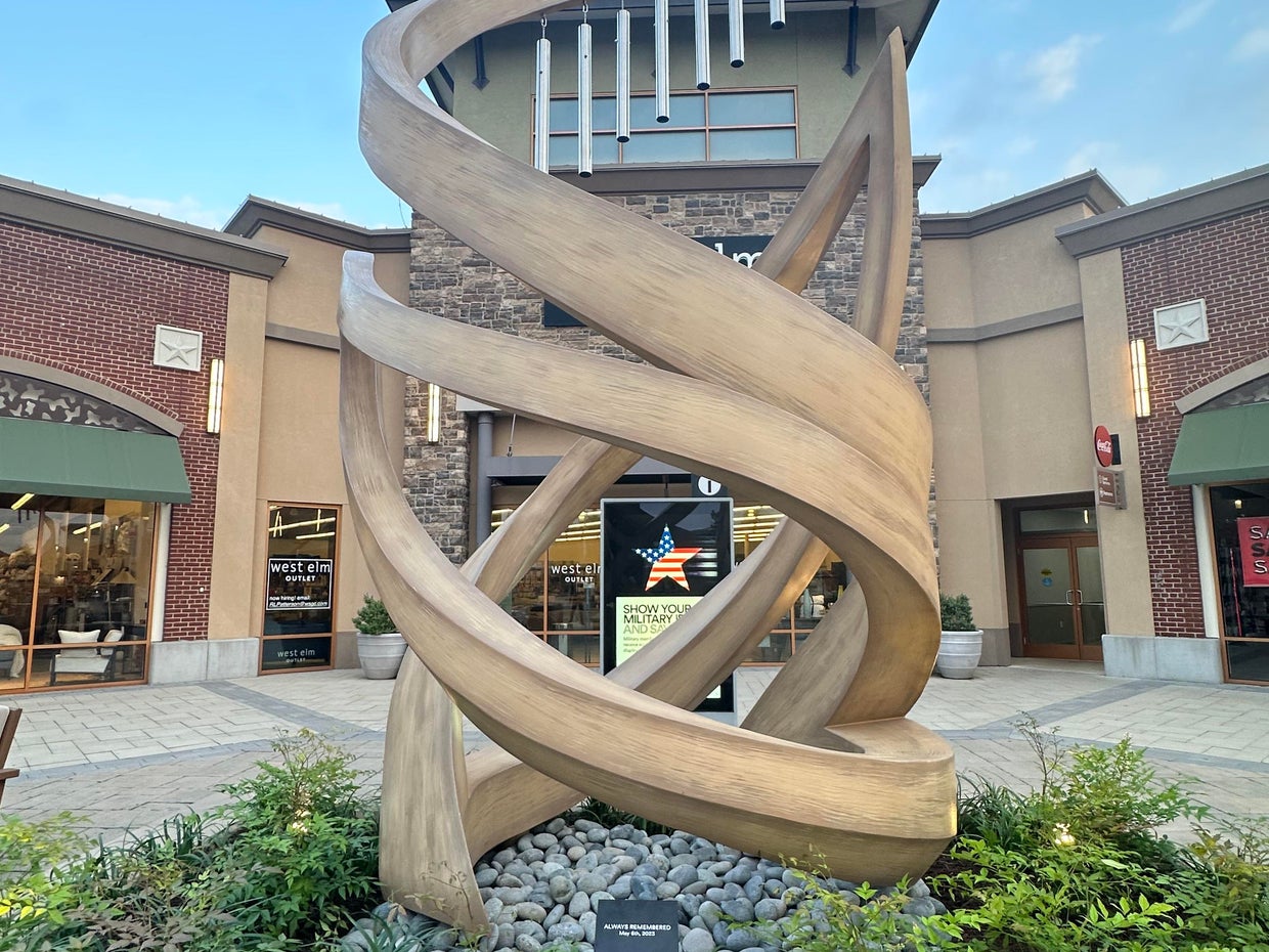 Permanent memorial at Allen outlet mall honors victims of mass shooting ...
