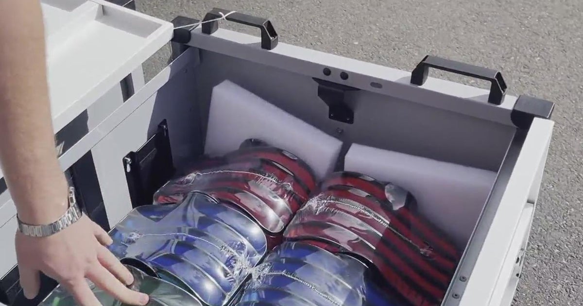 Subaru volunteers donate charging stations to McMeen Elementary ...