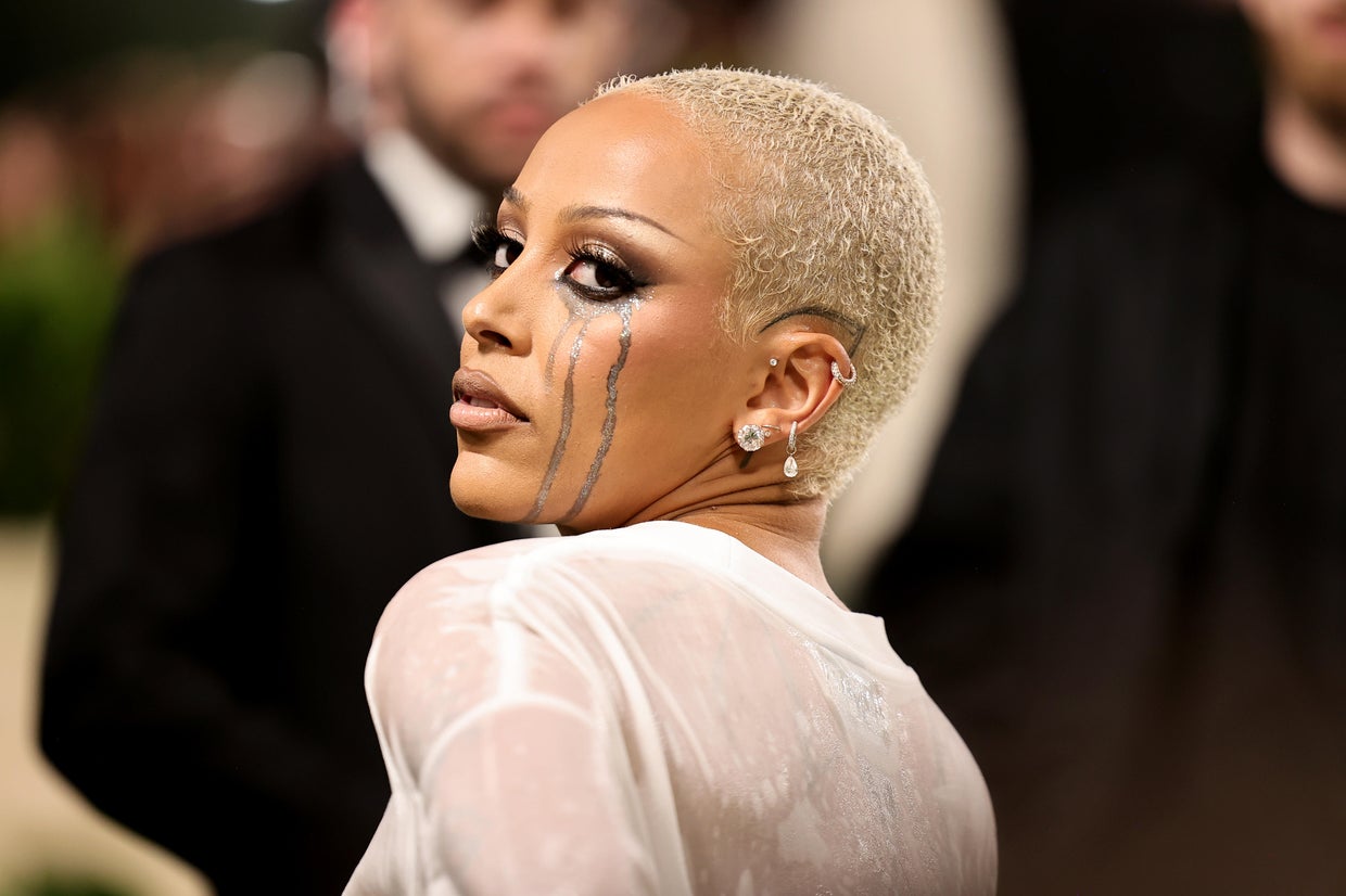 Watch all the Met Gala red carpet arrivals and see the 2024 looks - CBS ...