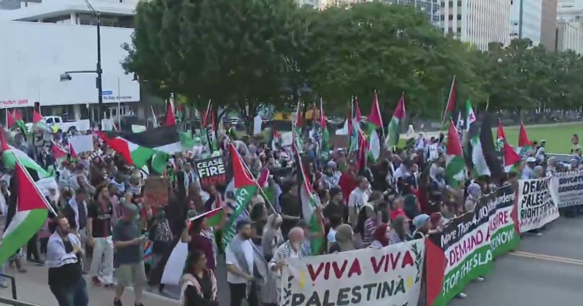 UT Dallas Jewish students struck by fear, hundreds of protesters flood ...