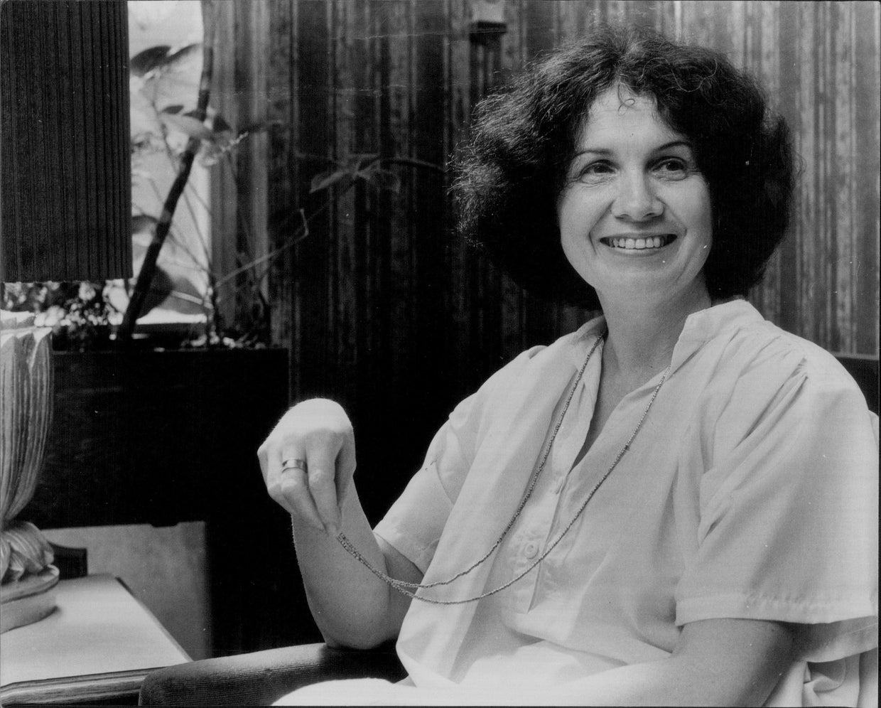 Alice Munro, Nobel laureate revered as short story master, dies at 92 ...
