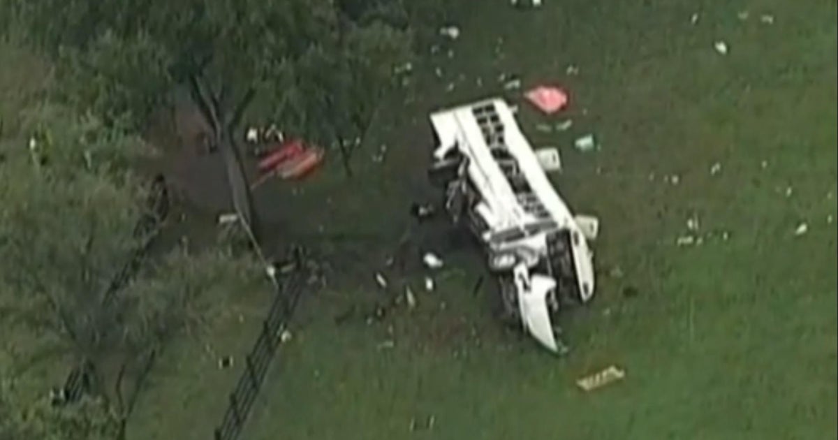 At least 8 killed, dozens injured in Florida bus crash, officials say - CBS News
