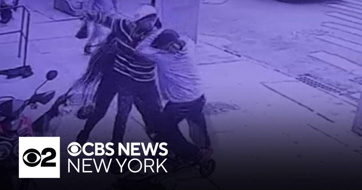 2 sought after stabbing in Woodside, Queens - CBS New York