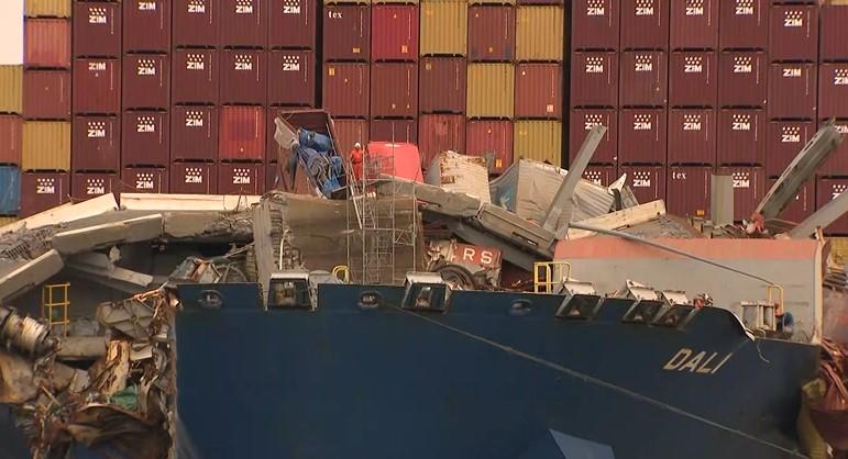 SLIDESHOW: Up-close photos of damage to Dali as ship leaves Key Bridge ...