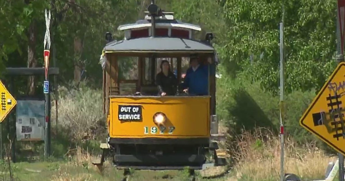 Denver Trolley returns to route along South Platte River - CBS Colorado