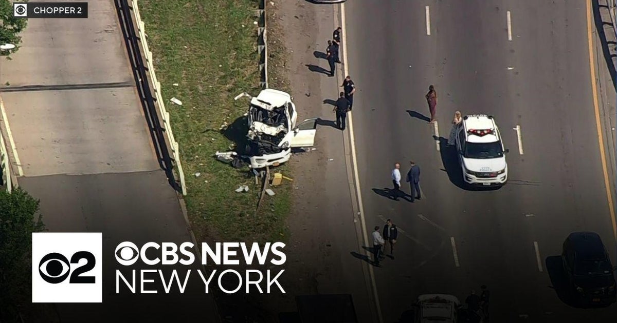 Van Wyck Closed After 3 Car Crash In Queens Cbs New York