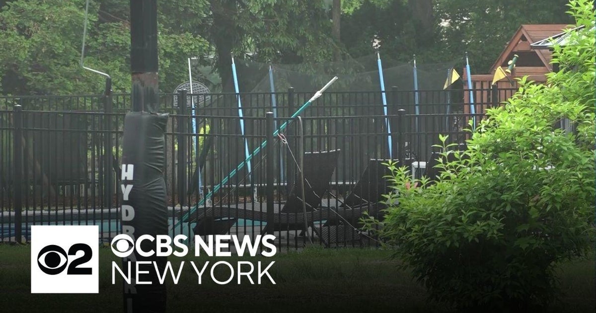 Bystander saves 9-year-old who nearly drowned in backyard pool - CBS New York