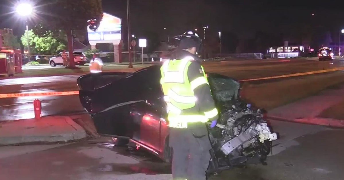 One killed, four people injured after serious crash in Chicago suburb ...