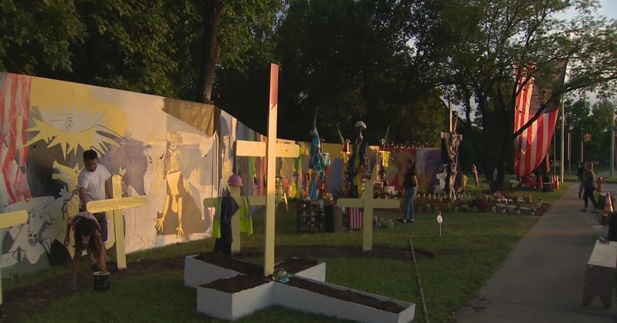 New mural dedicated to Key Bridge collapse victims vandalized - CBS ...
