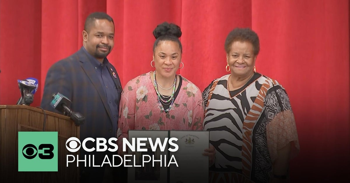 3-time NCAA champion Dawn Staley honored by North Philadelphia high ...