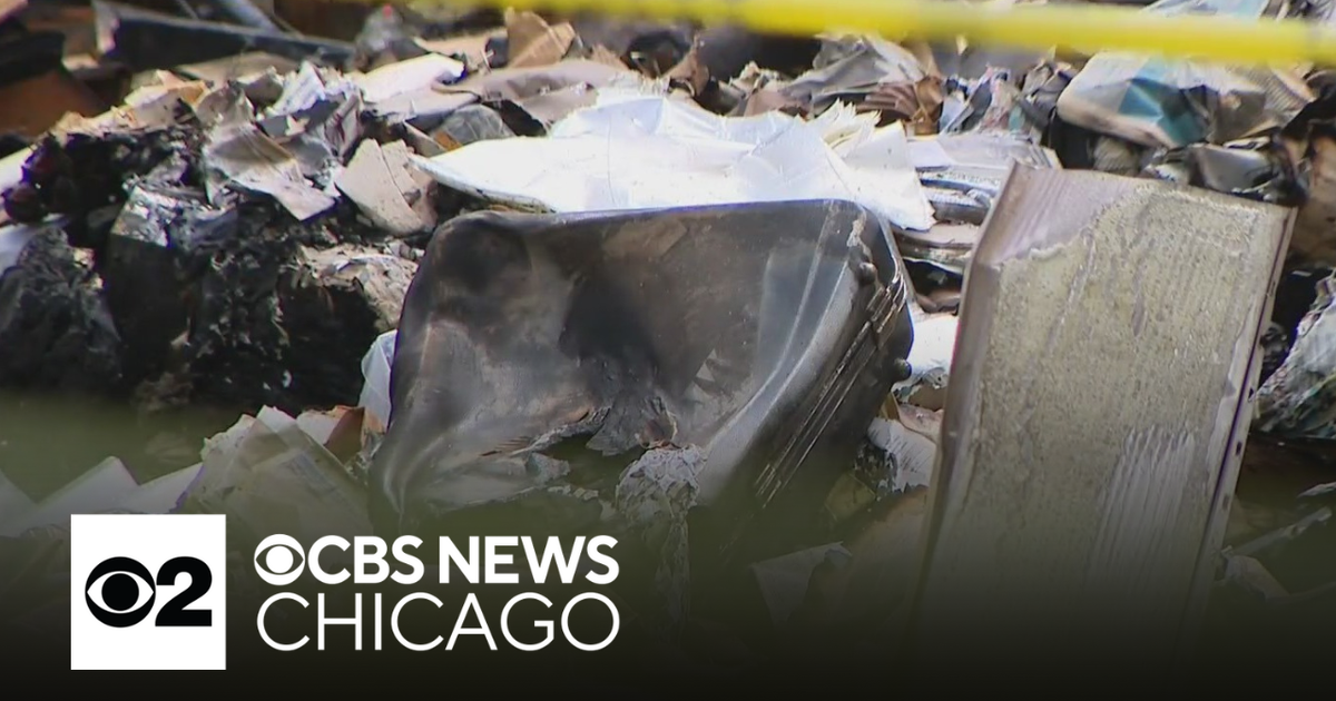 Deadly explosion levels home in Chicago's north suburbs - CBS Chicago