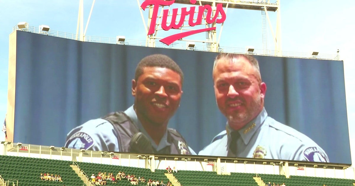 Fallen Minneapolis police officer Jamal Mitchell honored at Twins game ...