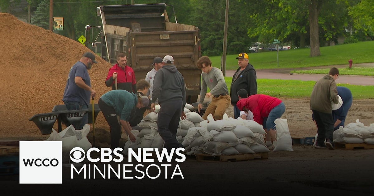 Southern Minnesota community comes together during major flooding - CBS ...