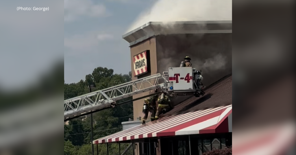 Crews battle fire at TGI Friday's in Monroeville - CBS Pittsburgh
