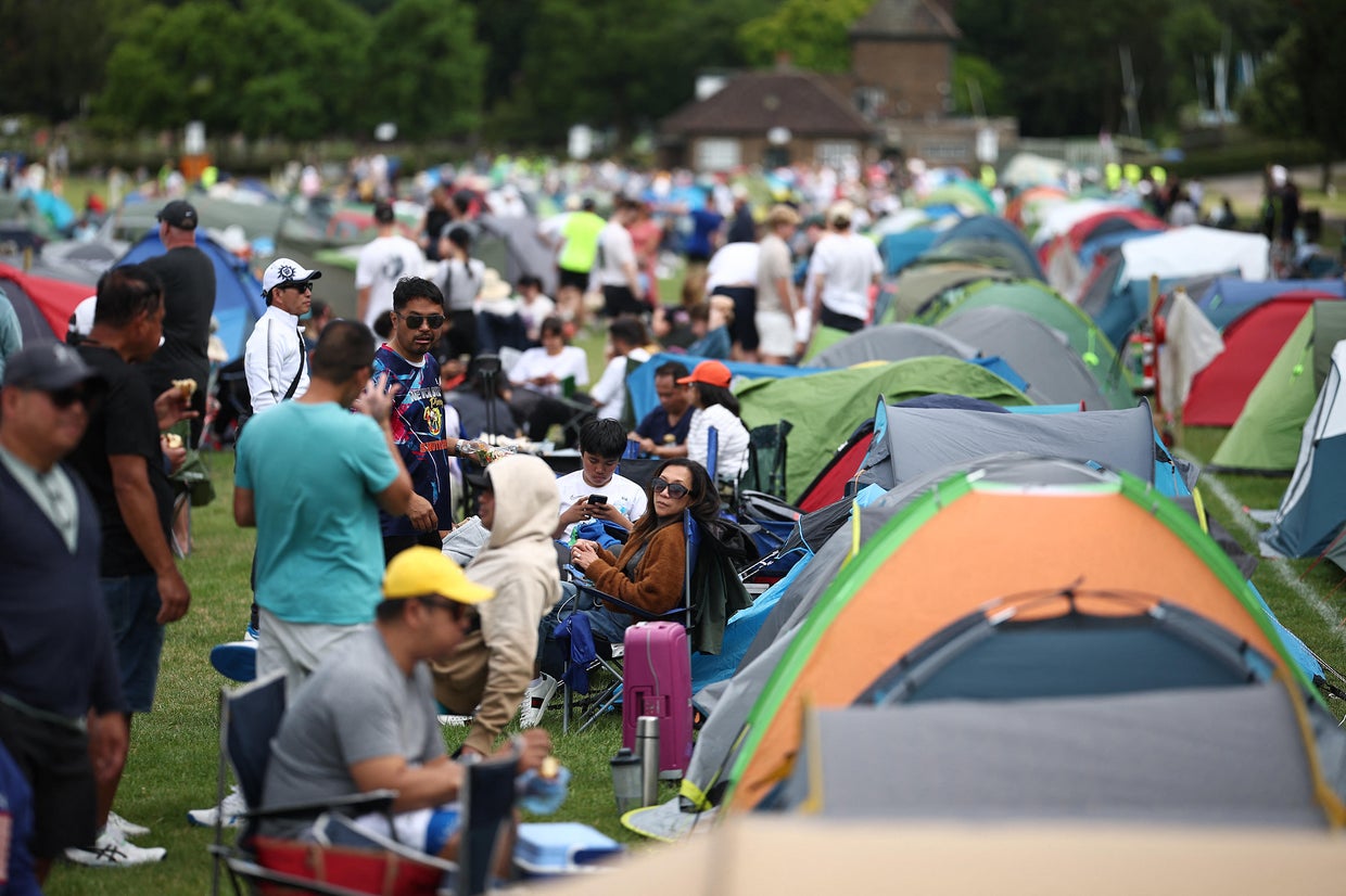 Meet the diehard tennis fans camped out in Wimbledon's epic "queue ...