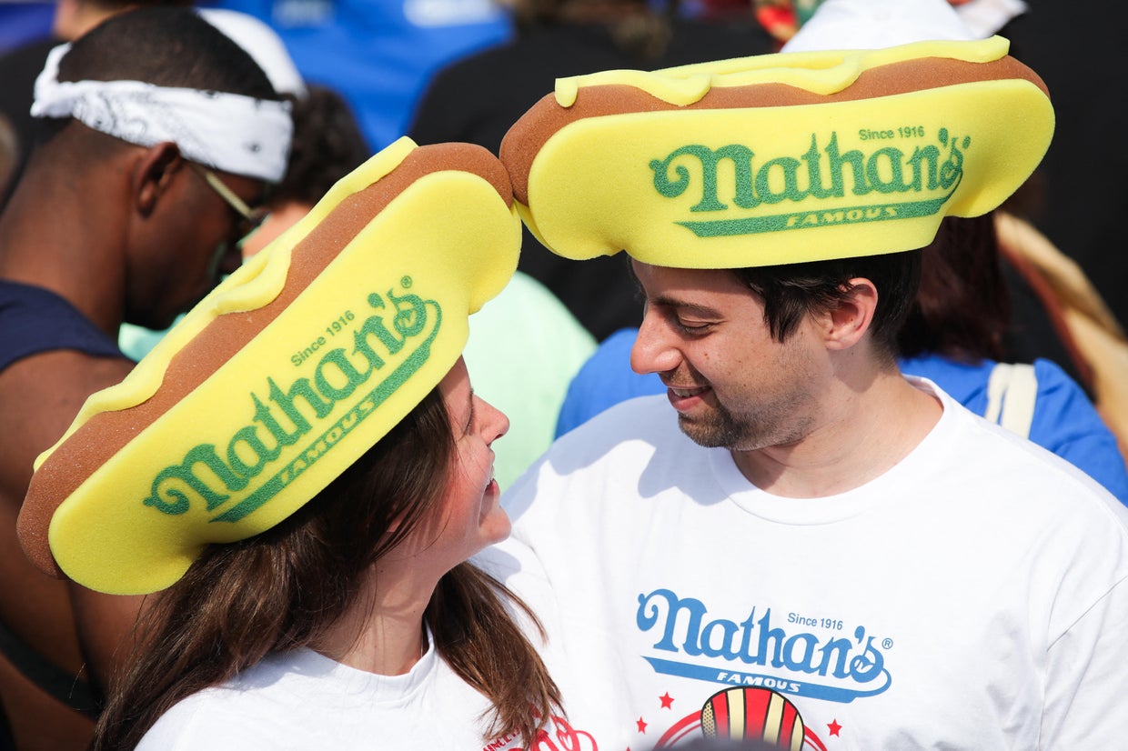 Who won Nathan's Famous Hot Dog Hot Dog Eating Contest 2024? Meet the ...
