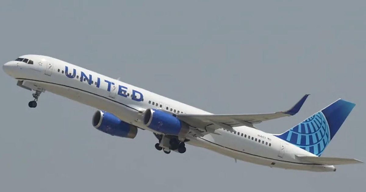 Wheel falls off United plane just after takeoff from LAX - CBS News