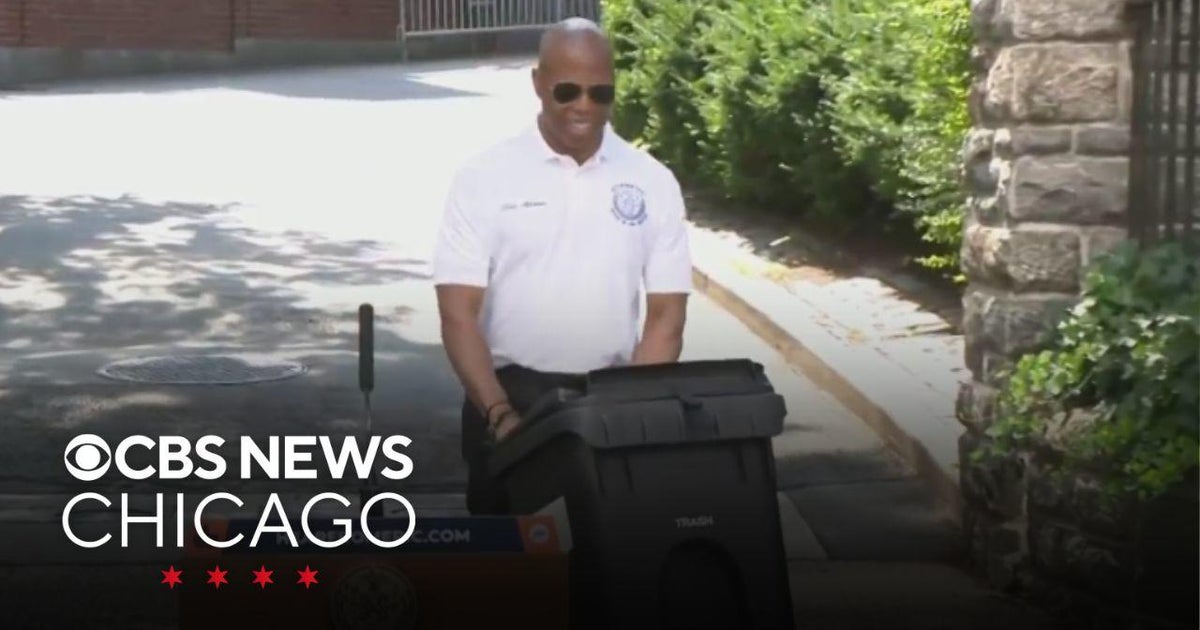 New York City introduces municipal trash bins - CBS Chicago