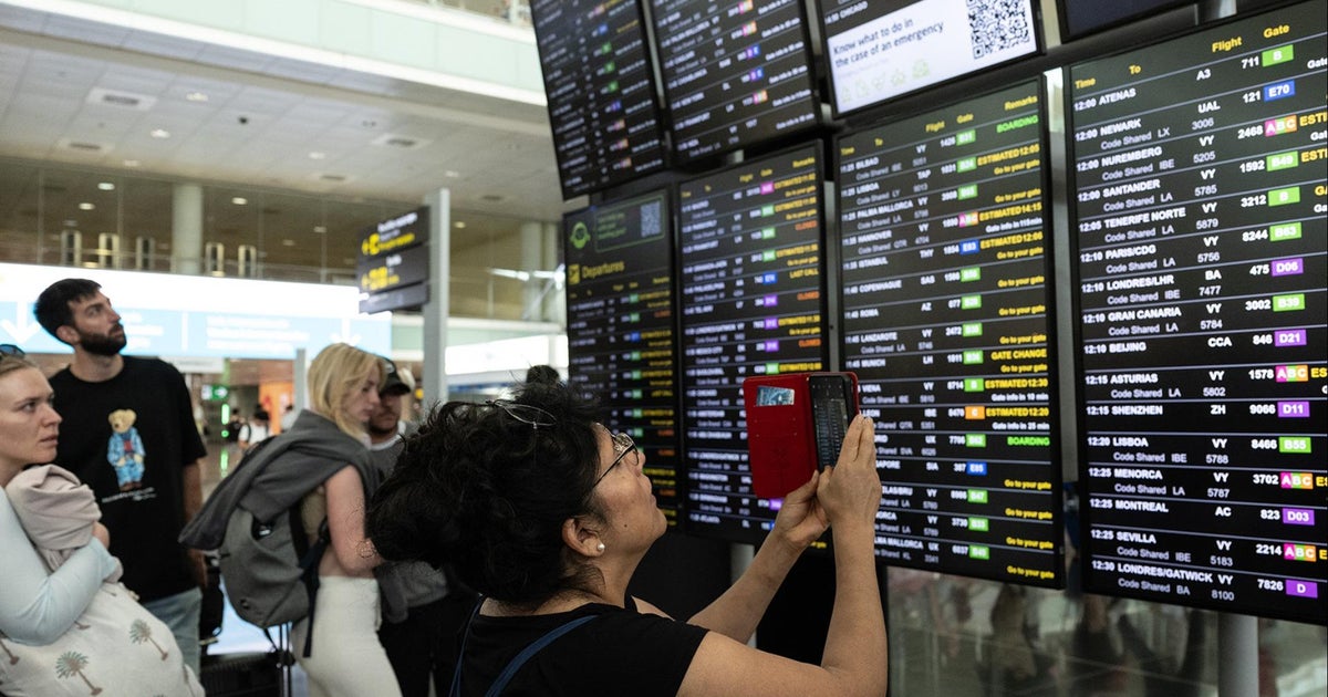 Worldwide tech outages impacting airlines, businesses running Microsoft ...