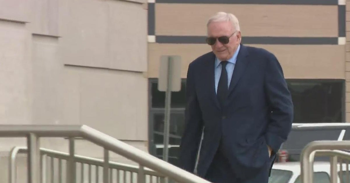 Cowboys owner Jerry Jones arrives to court for paternity trial - CBS Texas