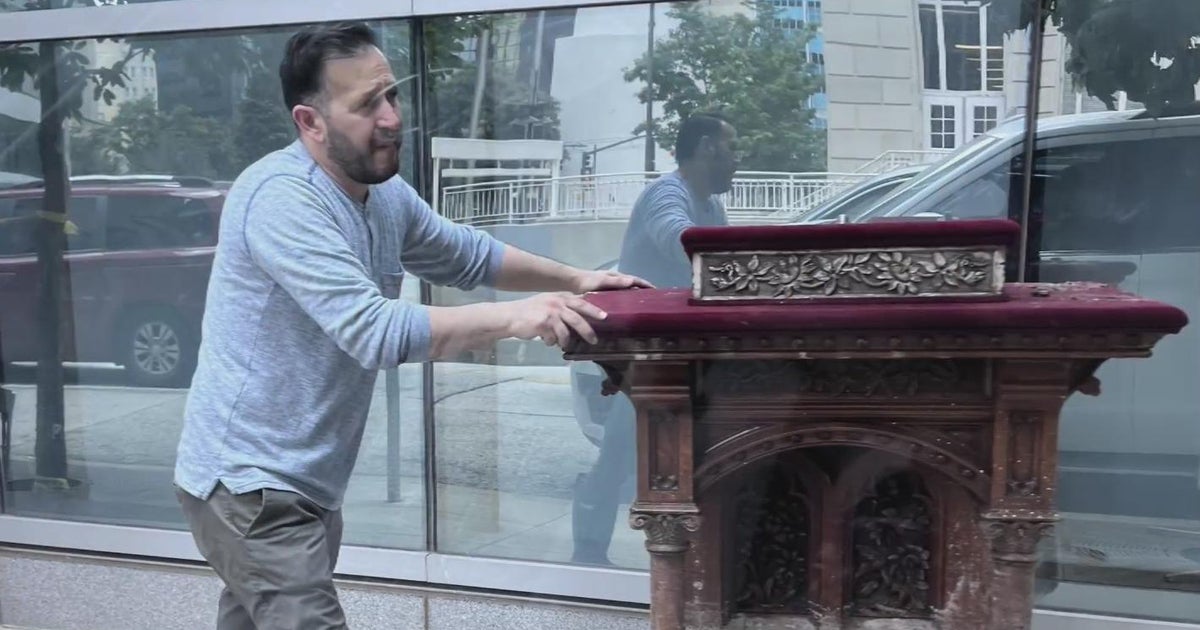 Pulpit survives 4-alarm fire at First Baptist Dallas - CBS Texas