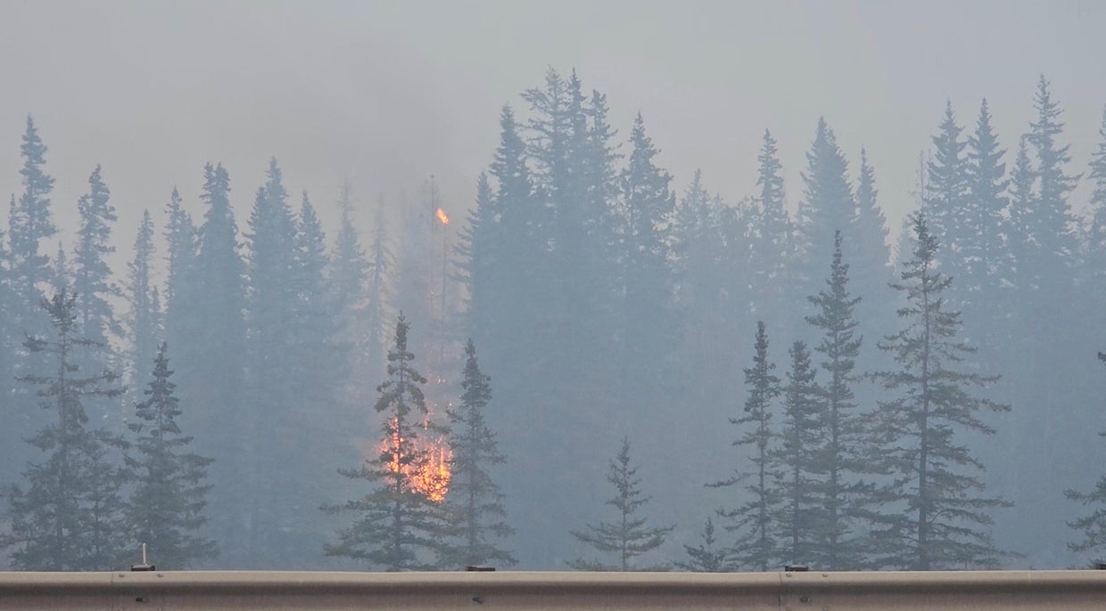 Raging wildfire reaches resort town of Jasper in Canadian Rockies ...