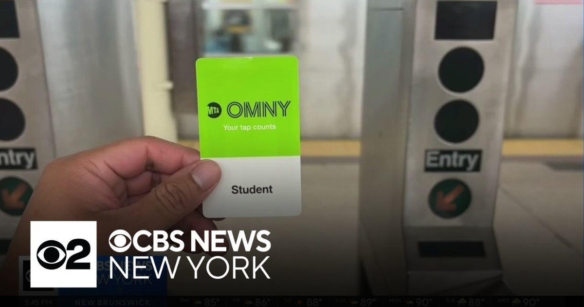 NYC students eligible for more free subway rides - CBS New York