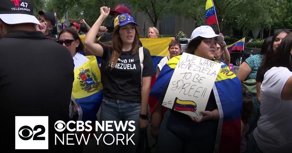 Venezuelan New Yorkers protest election results outside United Nations ...