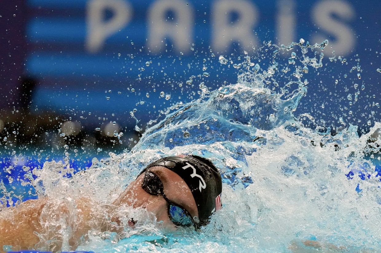 U.S. swimmer Bobby Finke wins Olympic gold, sets record in 1,500-meter ...