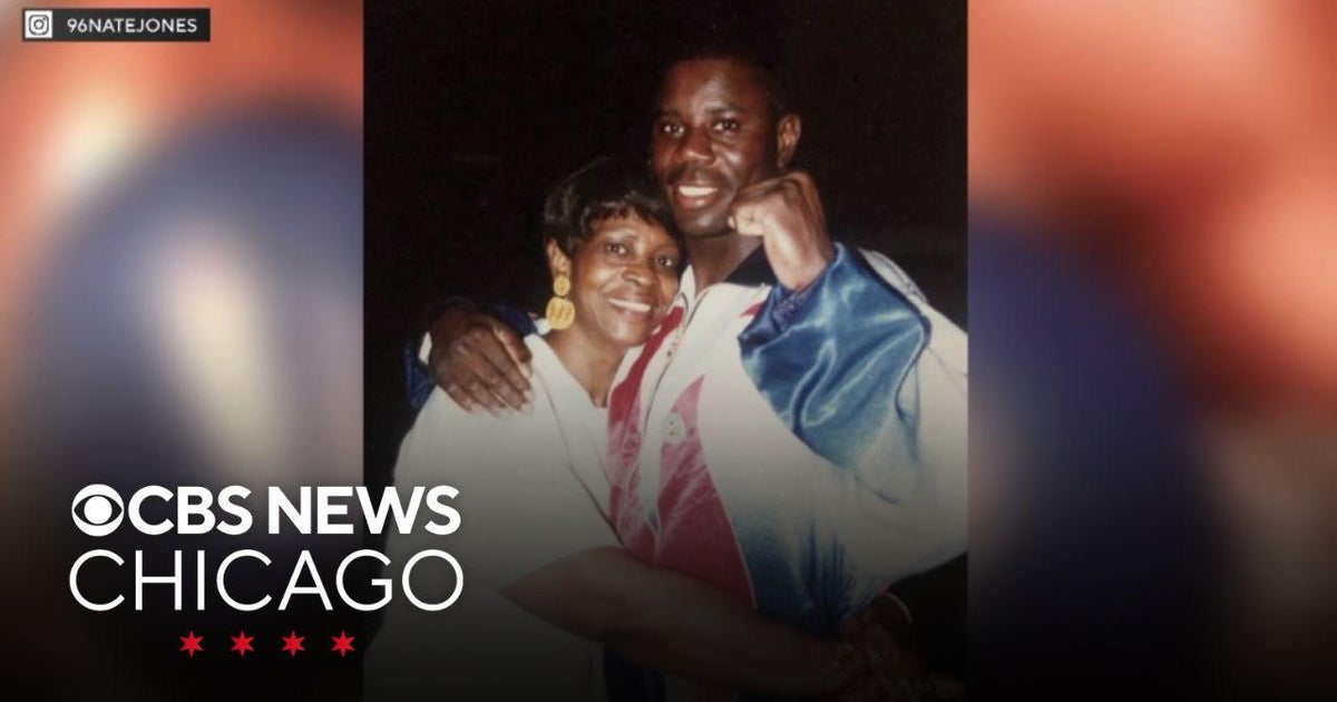 Olympic boxing champion Nate Jones shares Olympic experience - CBS Chicago