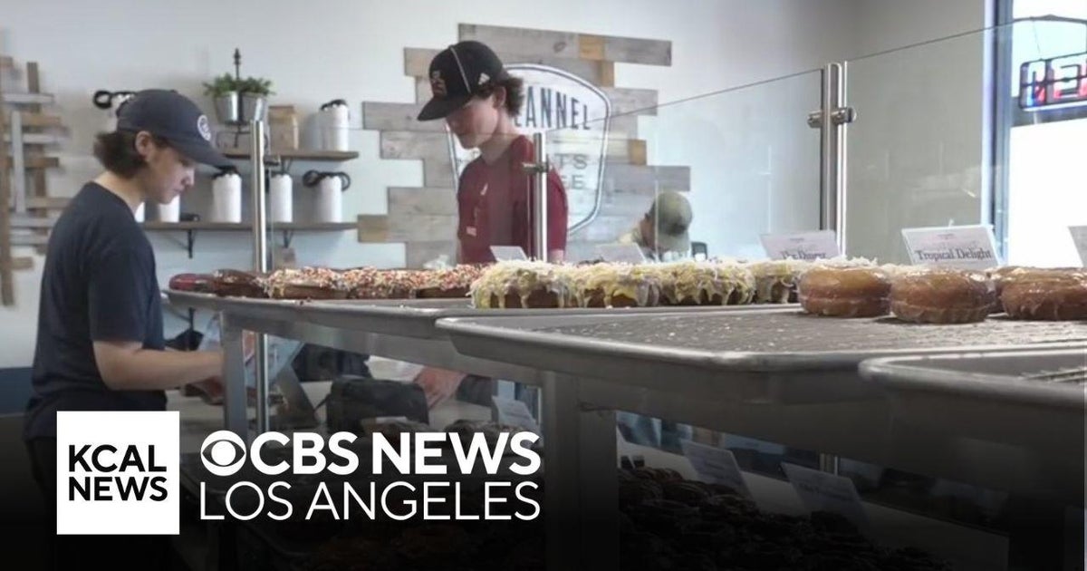 Yelp names Orange County donut shop as best in California - CBS Los Angeles