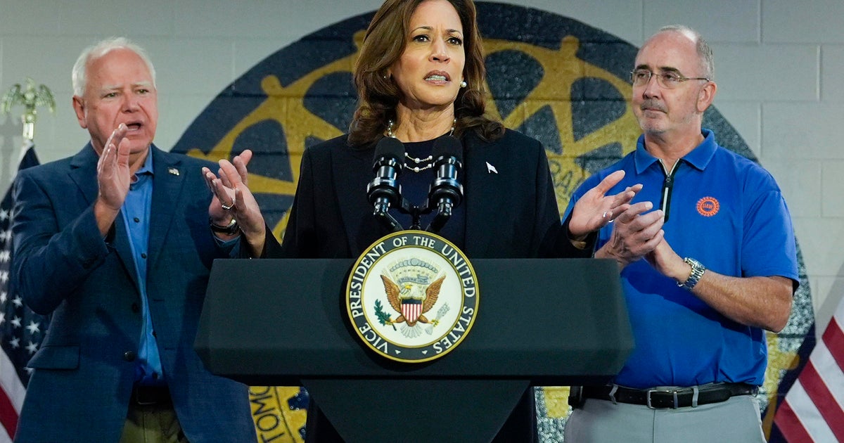 Harris, Walz visit Detroit-area UAW hall, show support for organized ...