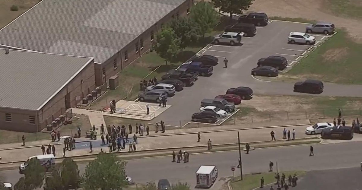 Uvalde releases trove of documents, unheard 911 calls from Robb ...