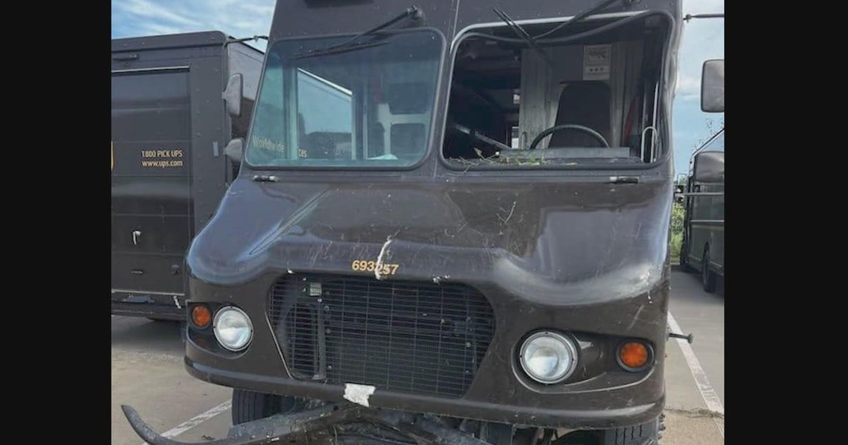 North Texas UPS driver crashes after passing out from heat exhaustion ...