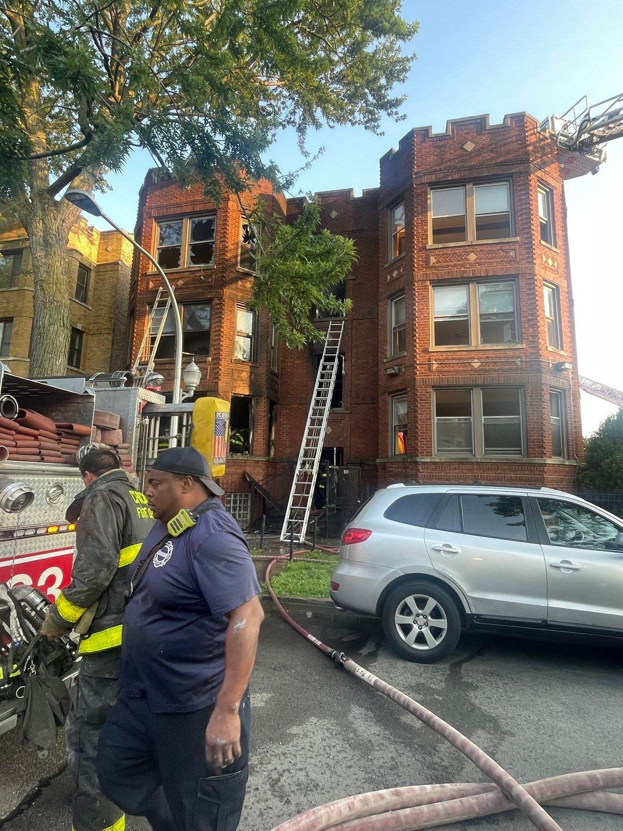 3 people, including 2 firefighters, injured in apartment building fire ...