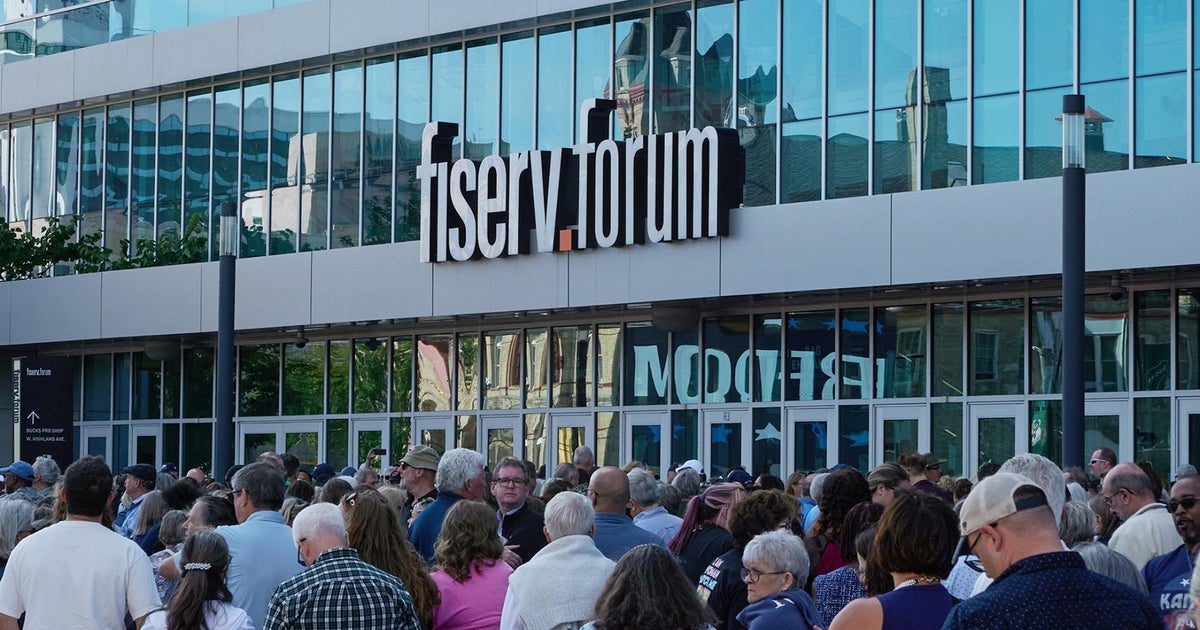 Kamala Harris' Wisconsin rally being held in same arena as RNC - CBS News