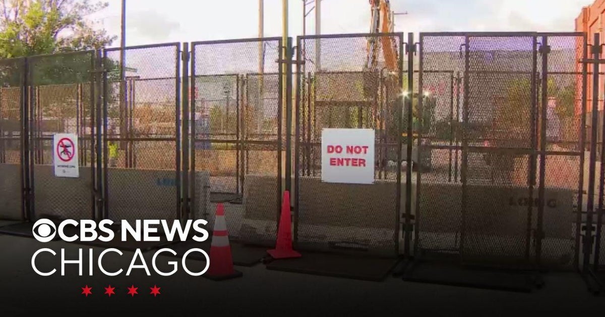 More fencing added around United Center after DNC protesters breached ...
