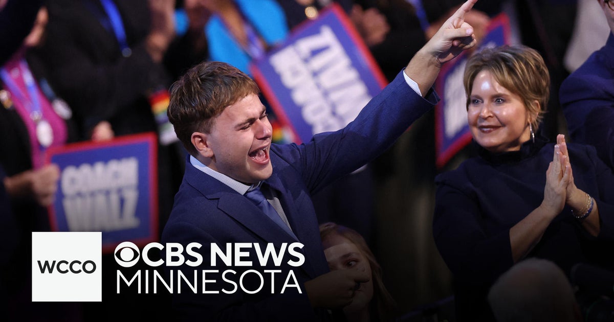 "That's my dad!": Gus Walz tearfully cheers on Tim Walz at DNC - CBS ...