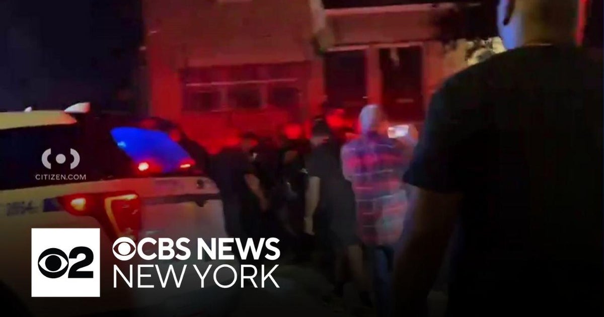 2 NYPD officers hurt responding to "disorderly crowd" - CBS New York