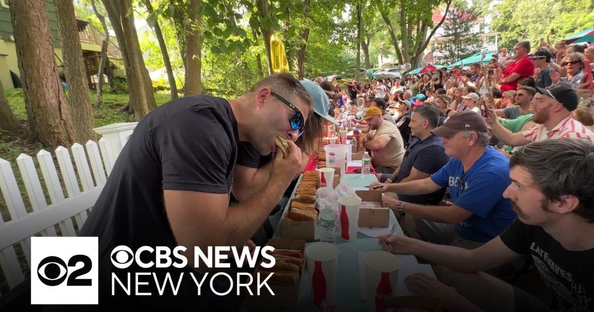 Walter's Hot Dogs in Mamaroneck celebrates 105 years with hot dog ...