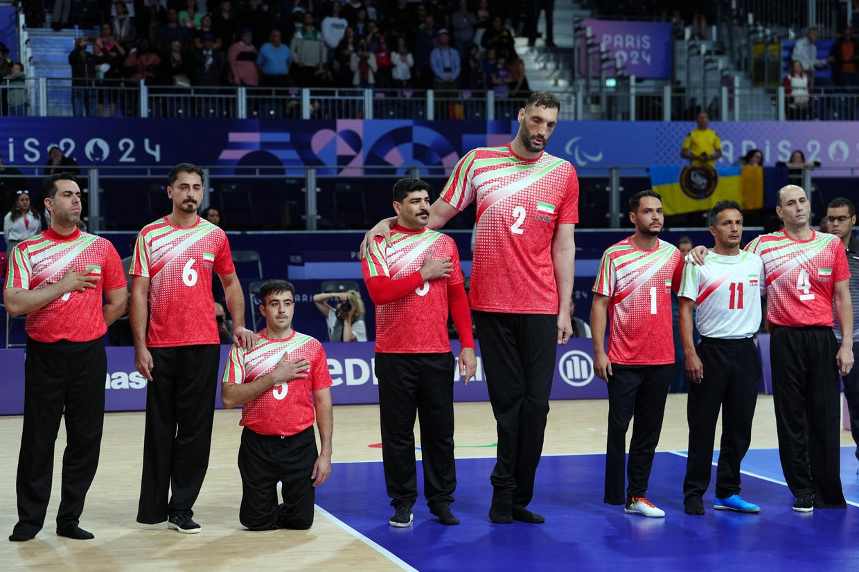 World's second tallest man Morteza Mehrzadselakjani forced to sleep on ...