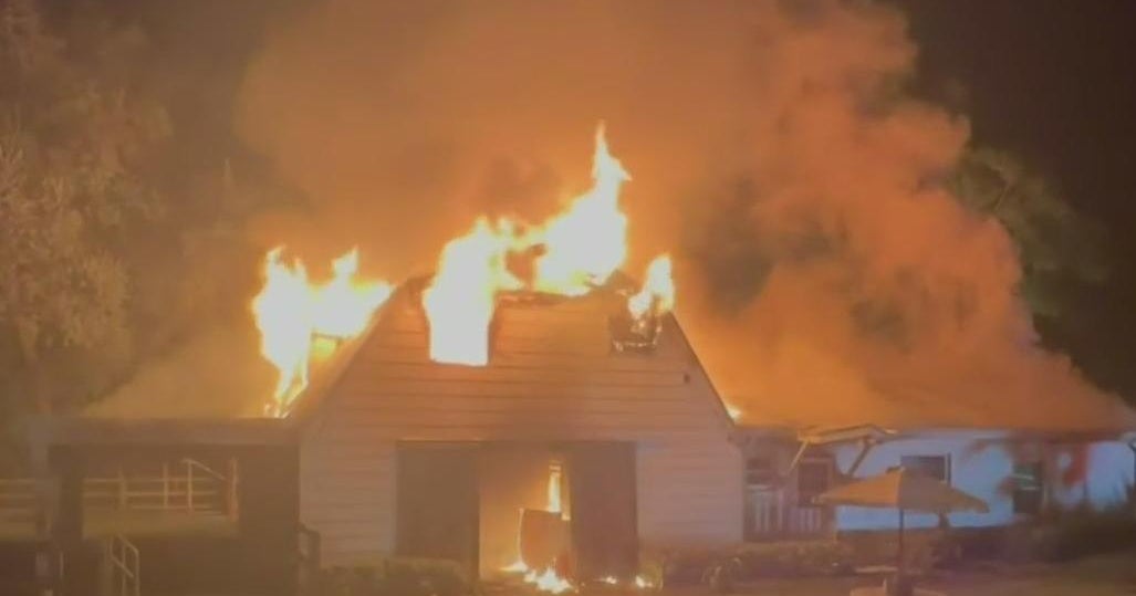 Guest house and barn catch fire in Parkland - CBS Miami