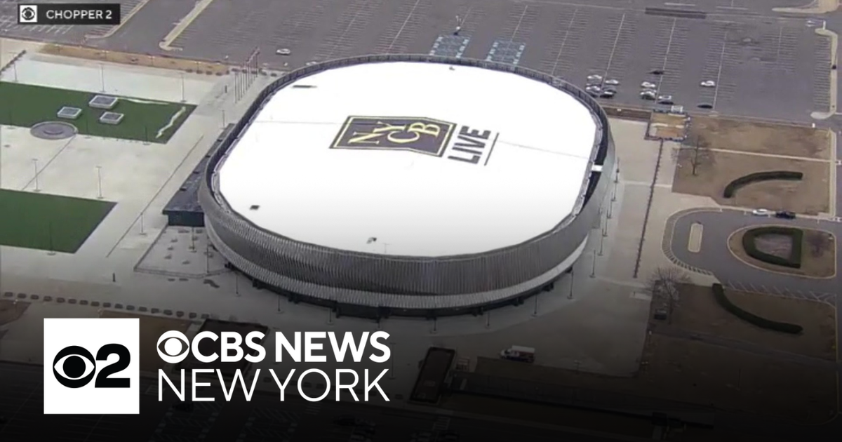 Trump holding rally this week at Nassau Coliseum on Long Island - CBS ...