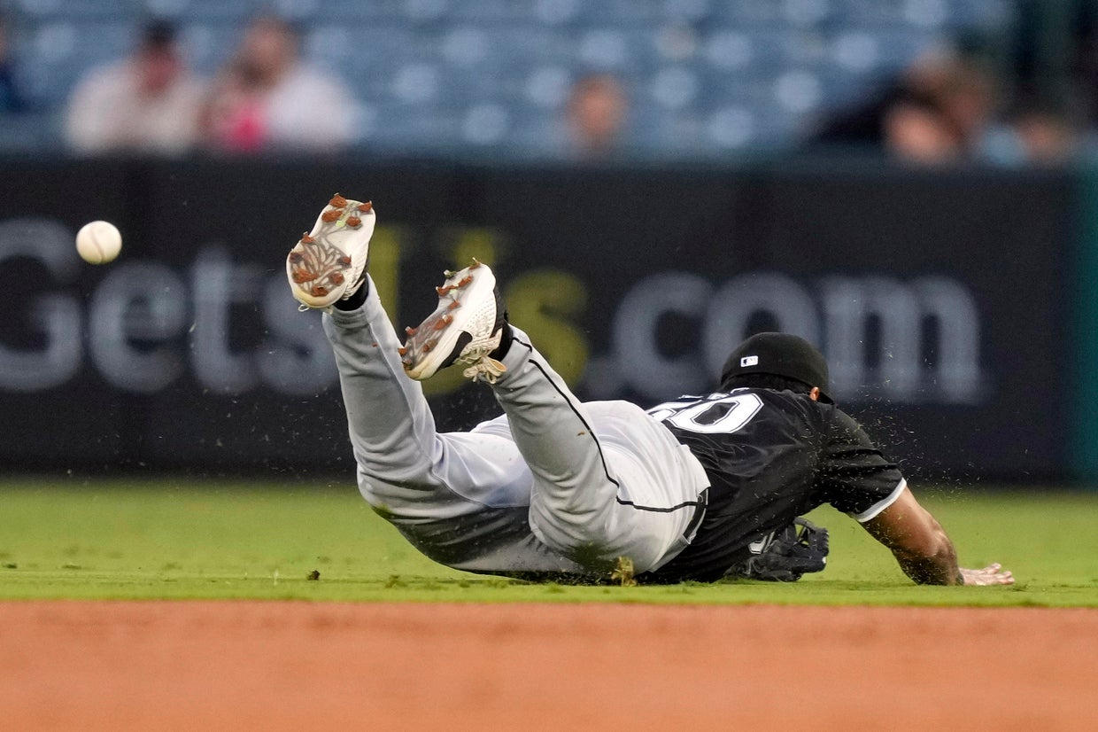 Chicago White Sox set MLB record with 121st loss of the season - CBS ...