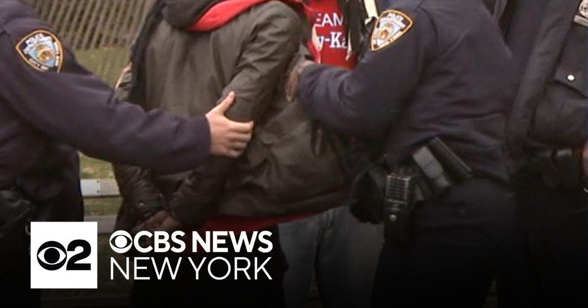 NYPD unwilling to punish officers for stop and frisk, report finds ...