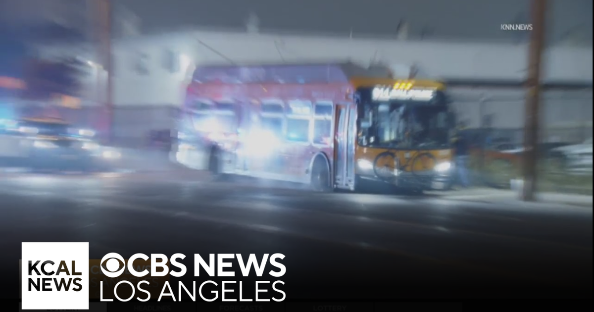 One passenger killed in bus hijacking in Downtown LA - CBS Los Angeles