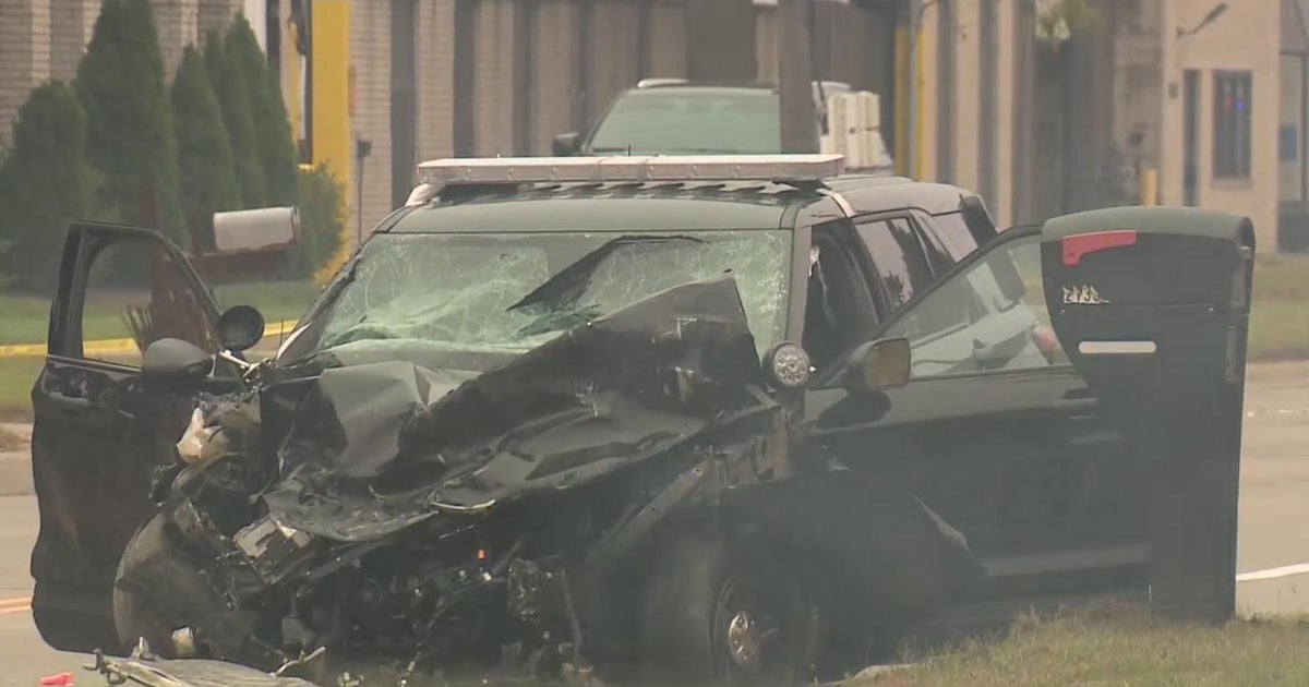 2 dead, Warren police officers critically injured in early morning ...