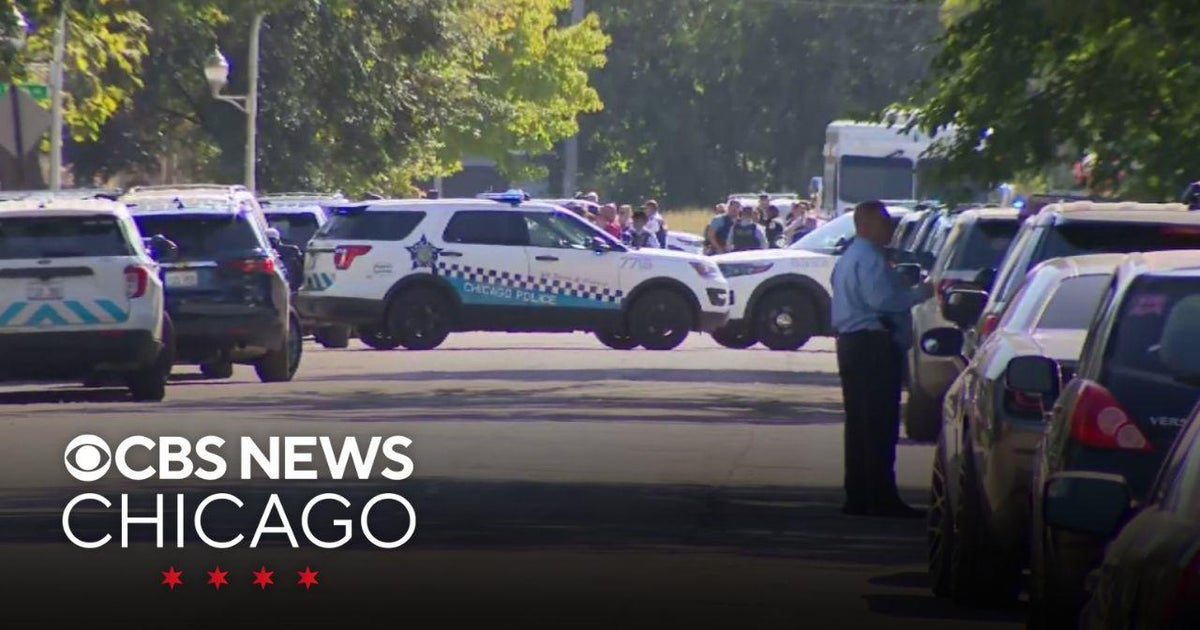 Chicago police officer shot in Englewood; suspect also shot - CBS Chicago